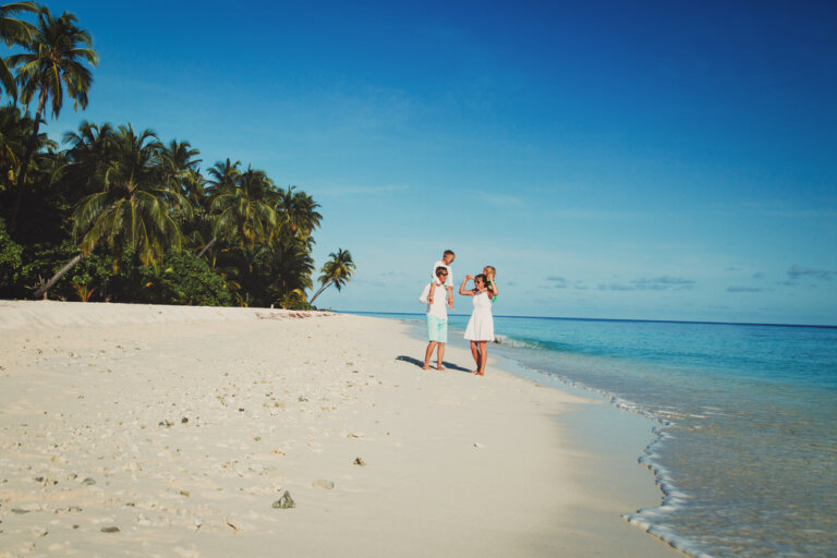 4 consejos para viajar con niños a la playa - Mi Viaje